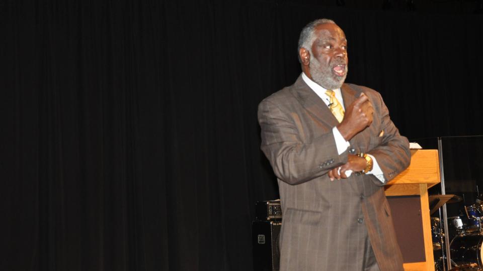 Preacher brings passion to College Hour | University News