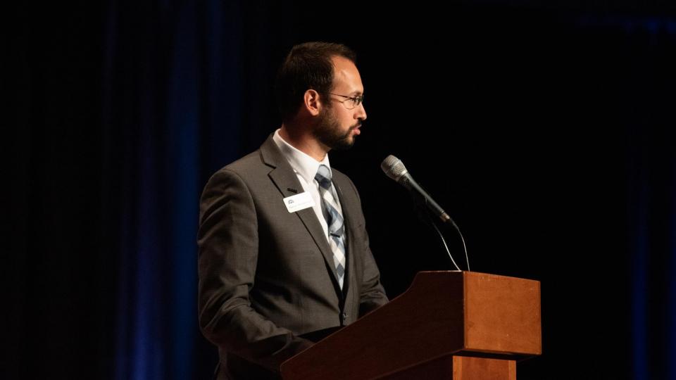 Aaron Henderson steps down as director of athletics | University News